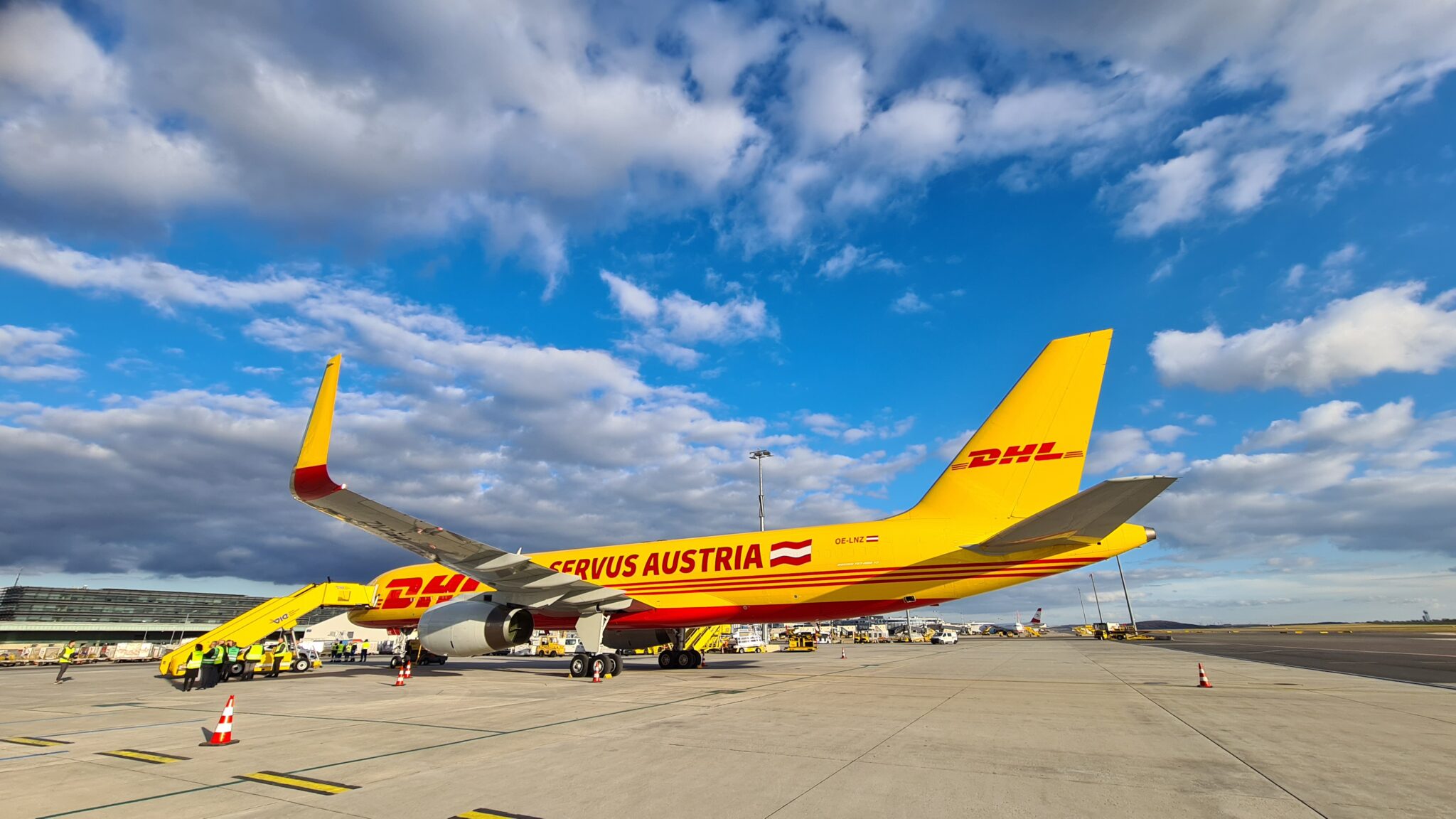 DHL Express sagt: „Servus Austria!“ – Flughafenfreunde Wien